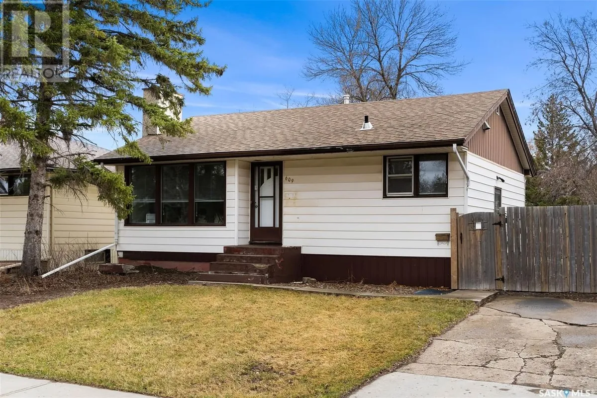 609 Broadway AVENUE E, Regina, Saskatchewan | Wahi