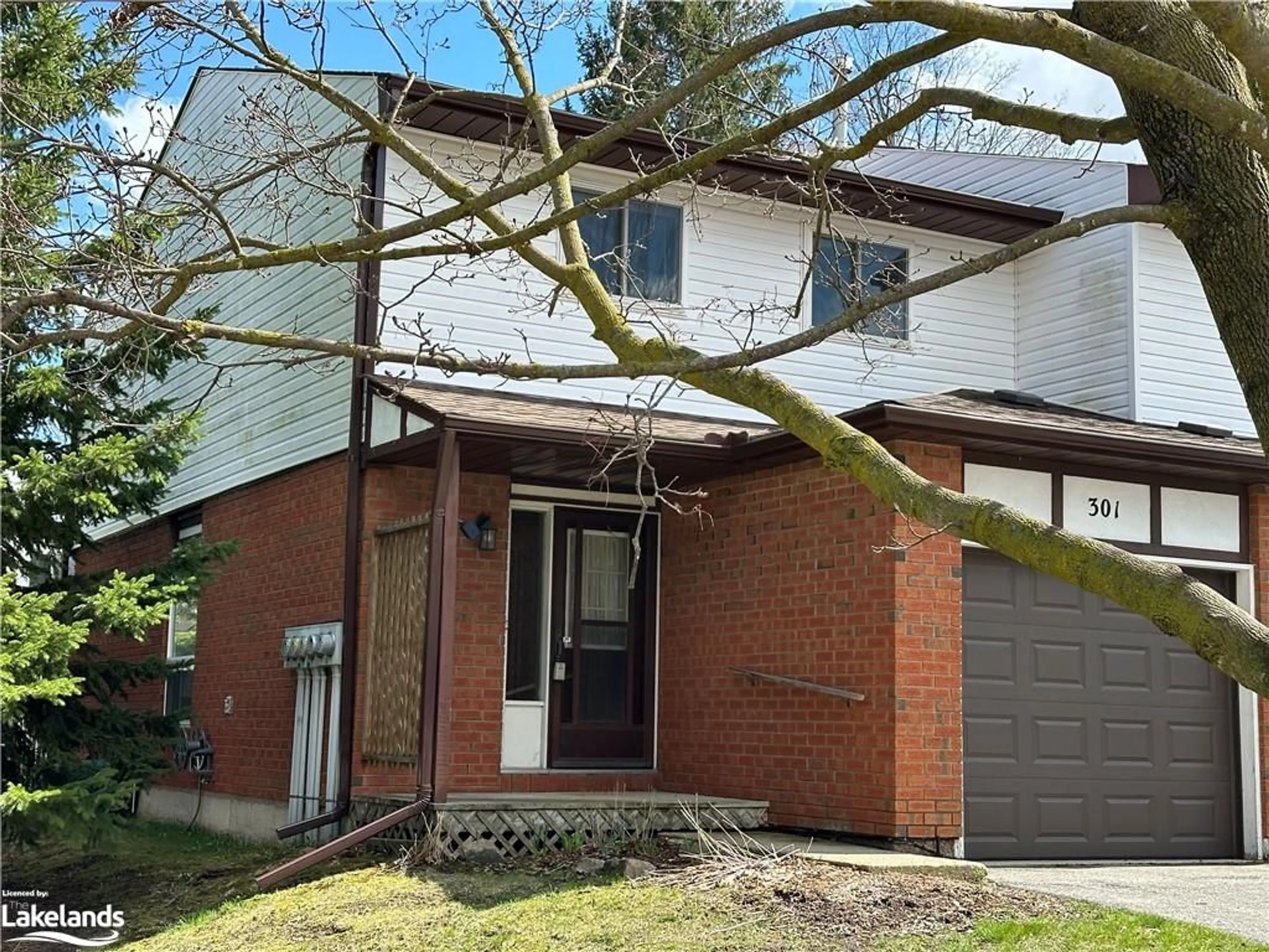 301 Thomas St, Stayner, Ontario | Townhouse | Wahi