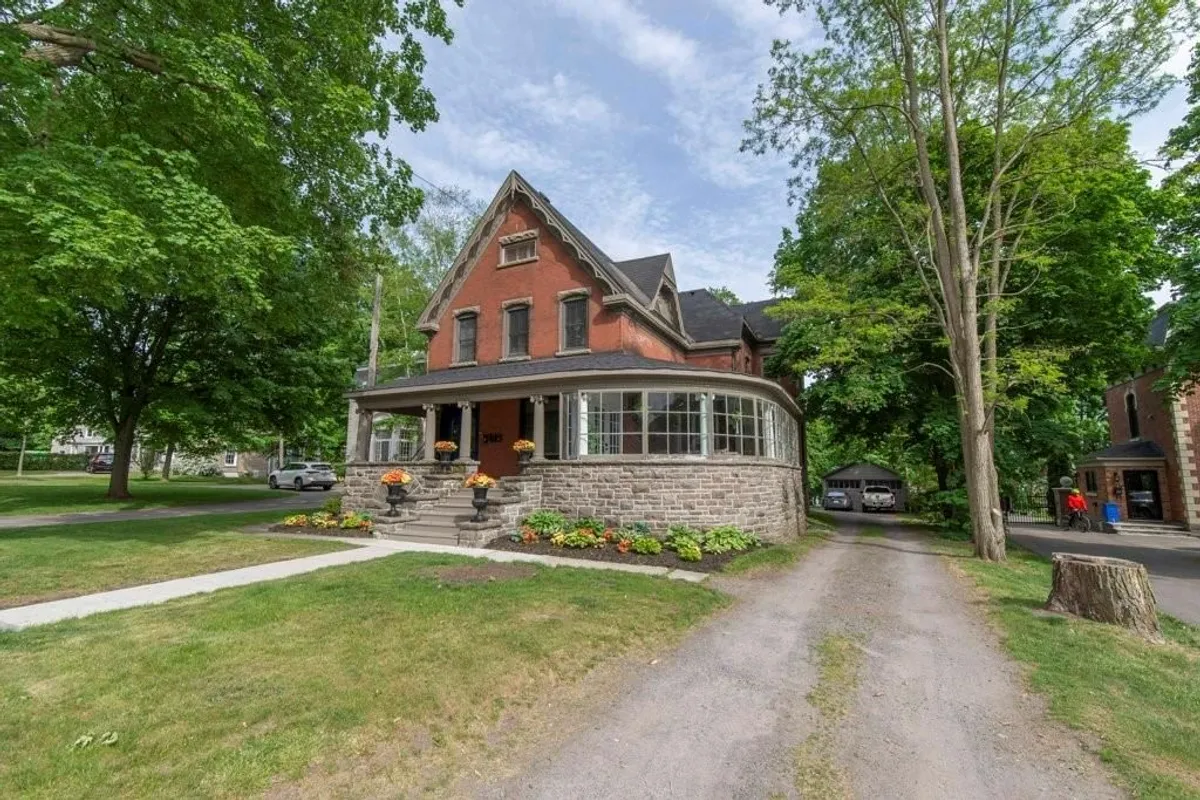 207 KING St, Brockville, Ontario | Off Market | Wahi
