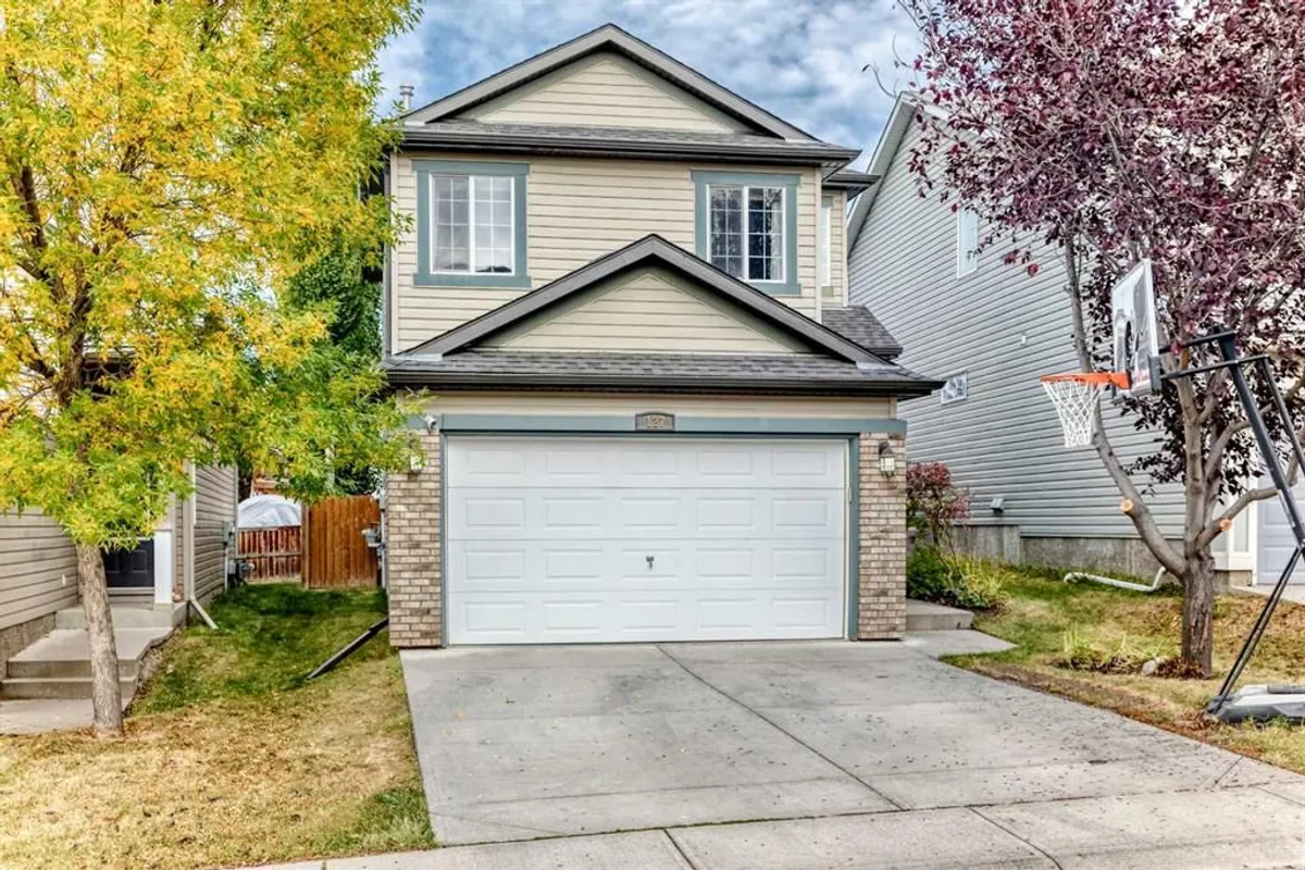 127 Covepark Green, Calgary, Alberta | Wahi