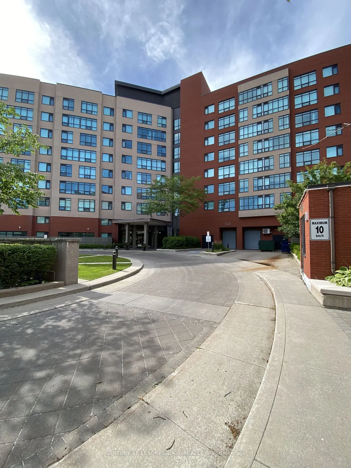 100 SCOTTFIELD Dr #512, Toronto, Ontario | Sold | Wahi