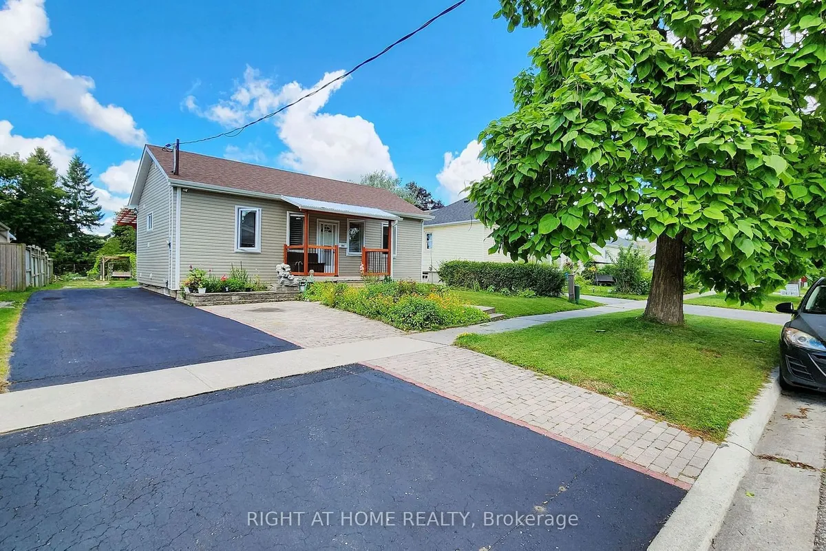 804 Rowena St, Oshawa, Ontario | Off Market | Wahi