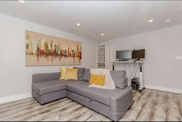 152 Kenwood Ave - A Powerful Real Estate Website | Mirror Real Estate