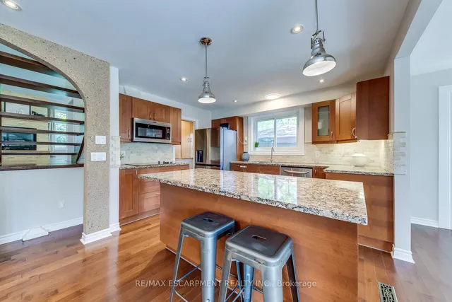 5281 Cindy Lane - A Powerful Real Estate Website | Mirror Real Estate