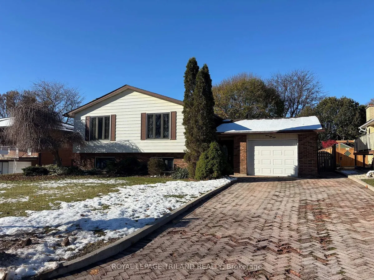 358 Helen Dr, Strathroy-Caradoc, Ontario | Sold | Wahi